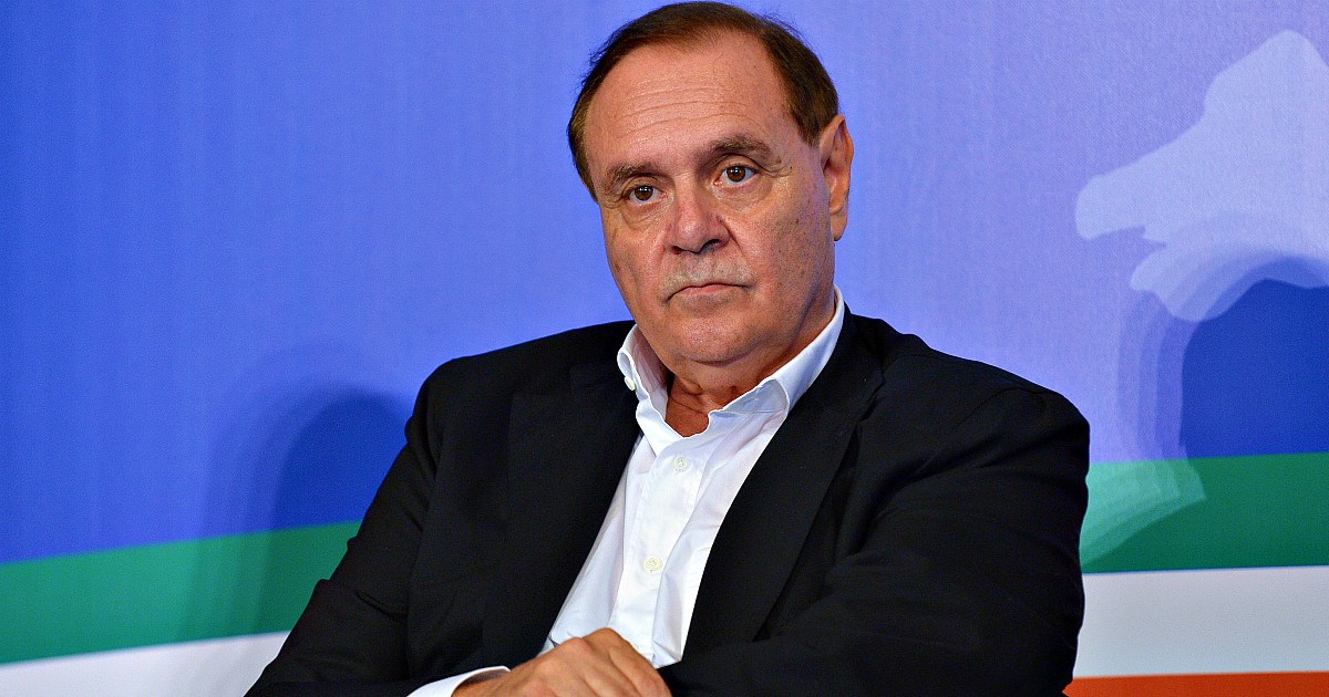 Regionali, Mastella rompe gli indugi e sostiene il candidato Fico - il ...