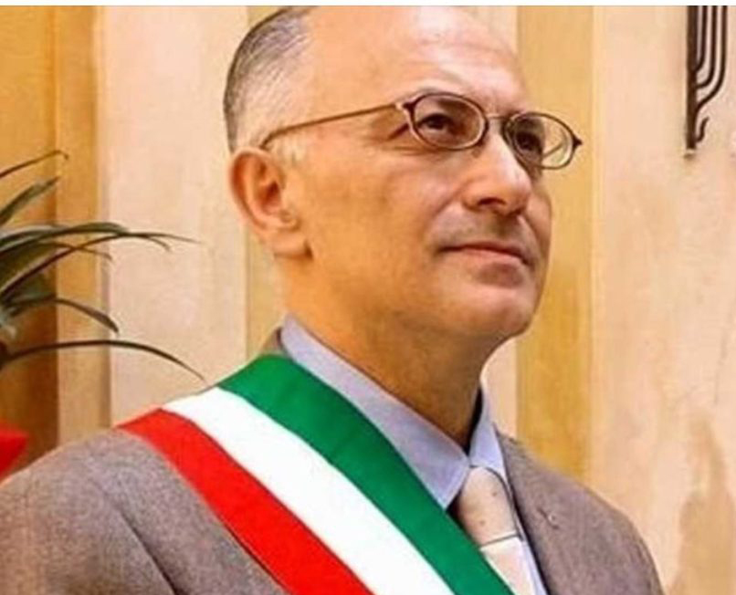 VALLE DELL’ANGELO, IL CASO: IANNUZZI SI CANDIDA SINDACO E LA MAMMA ...