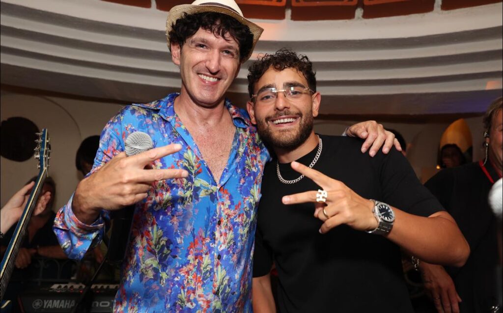 Anche Rocco Hunt con Salvini alla parata dei vip all'Anema e core di ...