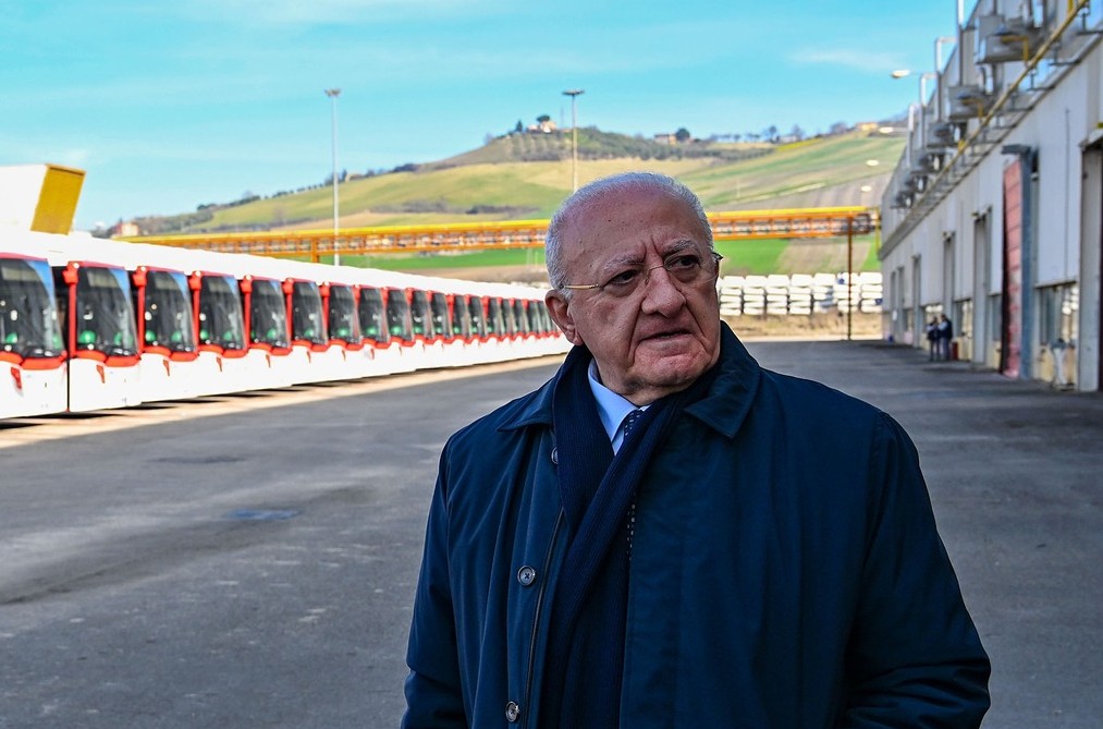 Trasporto pubblico, De Luca: "La Campania ha la flotta più moderna d ...
