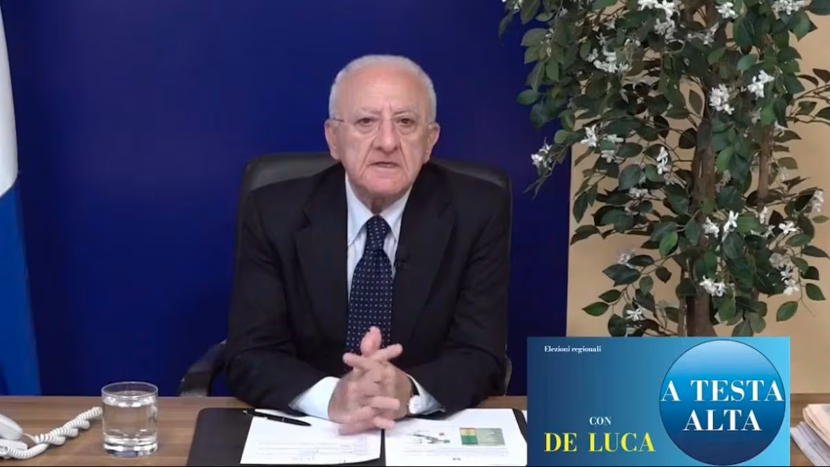 De Luca in diretta social con il suo nome sul simbolo della lista - il Giornale di Salerno .it