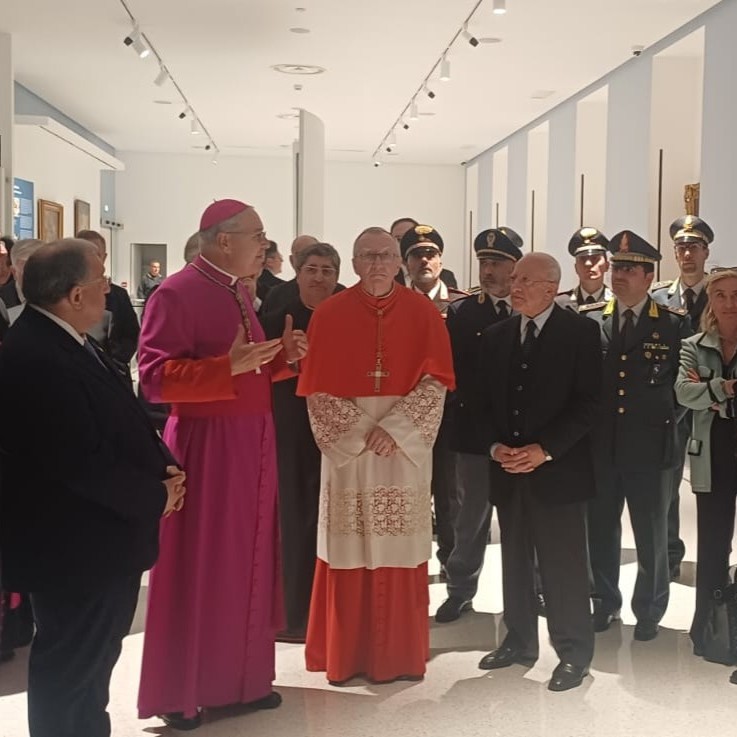 De Luca al Santuario di Pompei con il Cardinale Parolin e l'arcivescovo ...